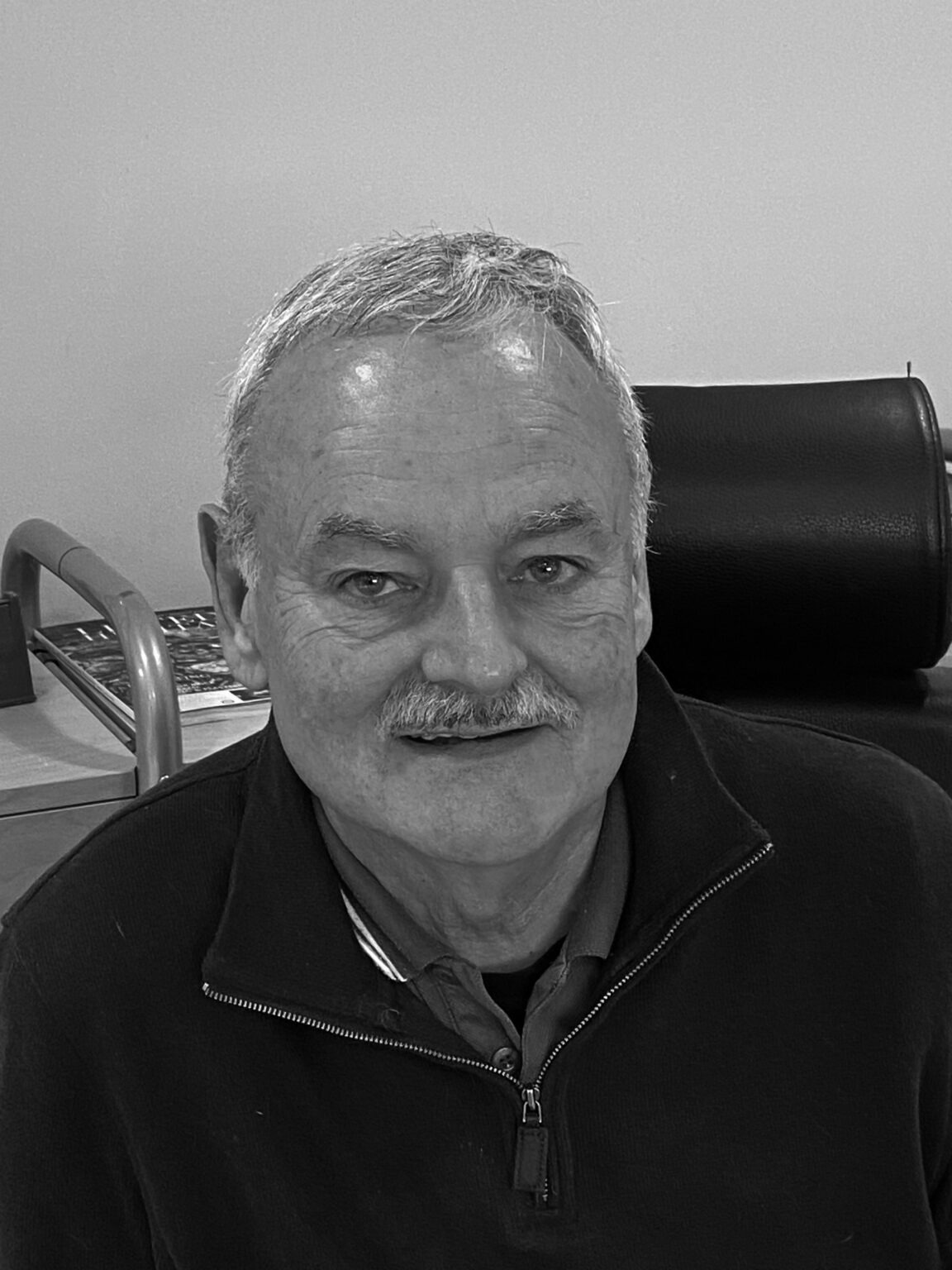 Robin Gale – Mikk Valve